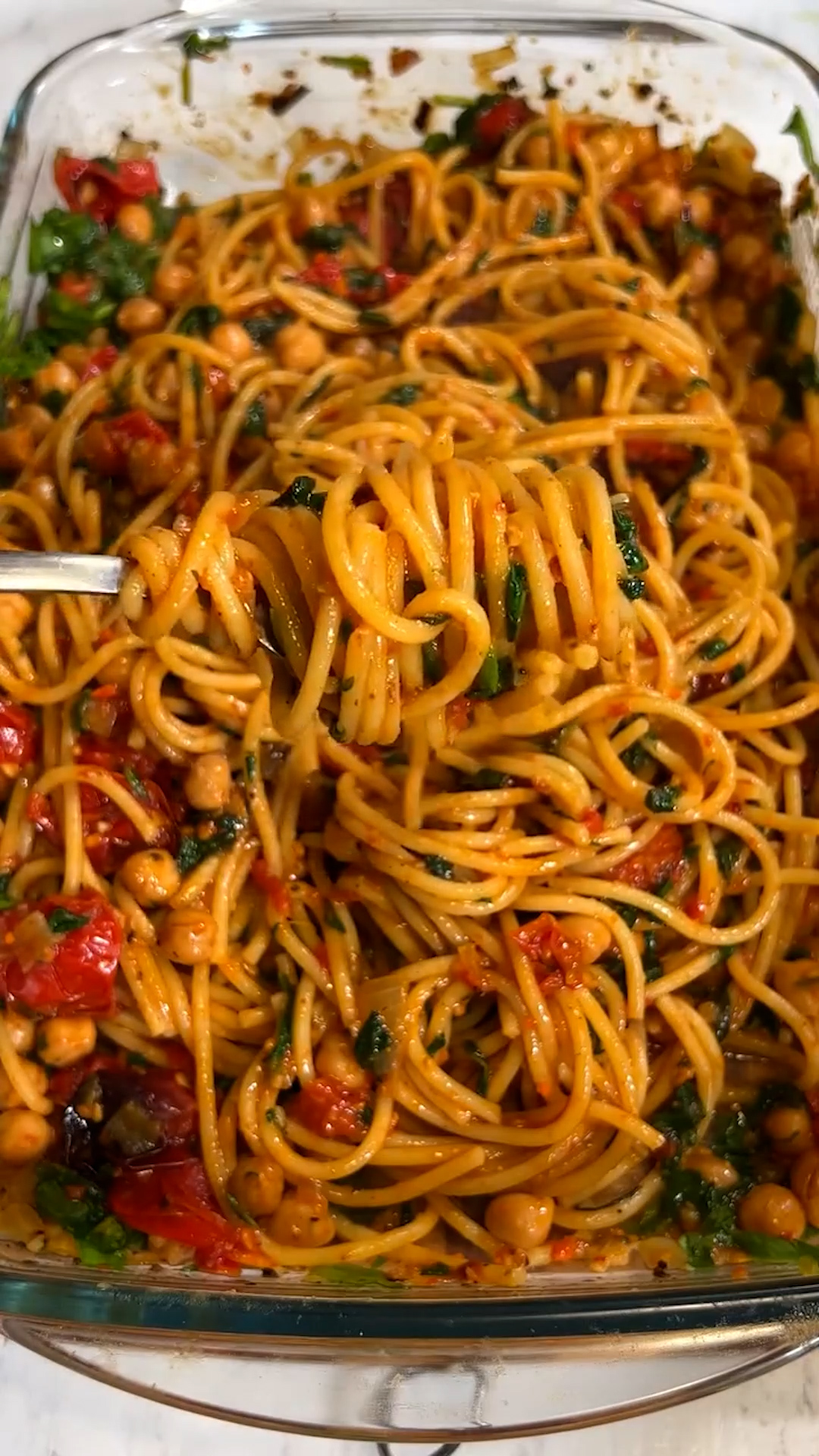 How to Make Vegan Roasted Tomato & Chickpea Pasta