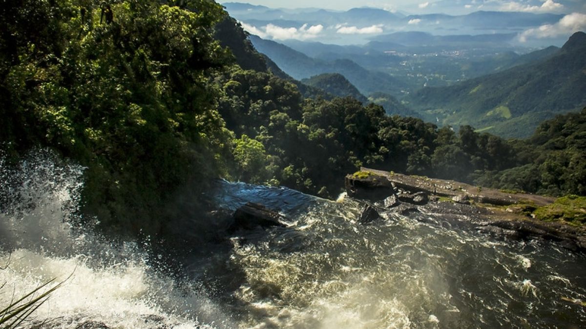 Essa pequena cidade em São Paulo tem vista para Angra dos Reis e ...