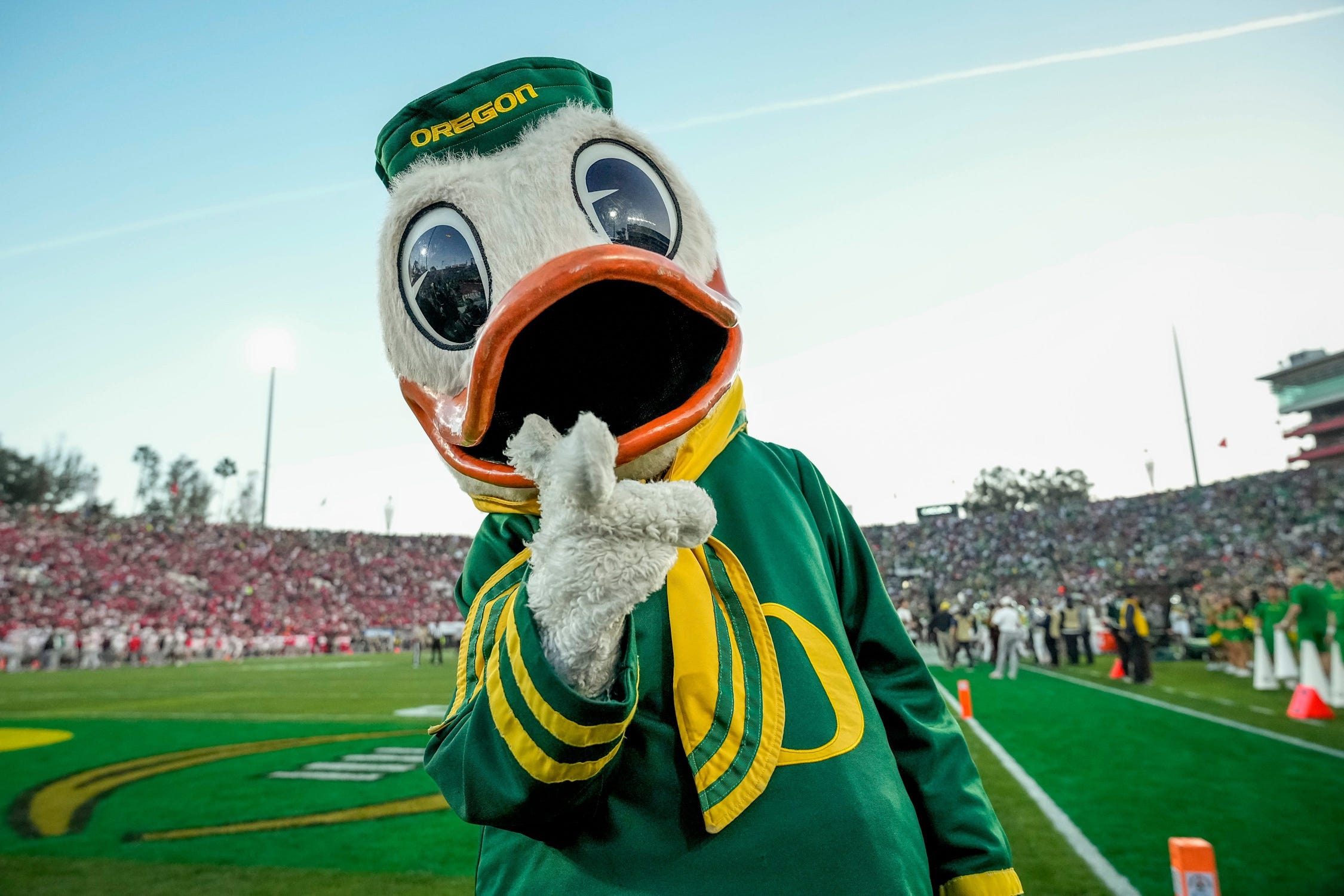 Oregon Ducks predicted to host CFP home game by ESPN's panel of analysts