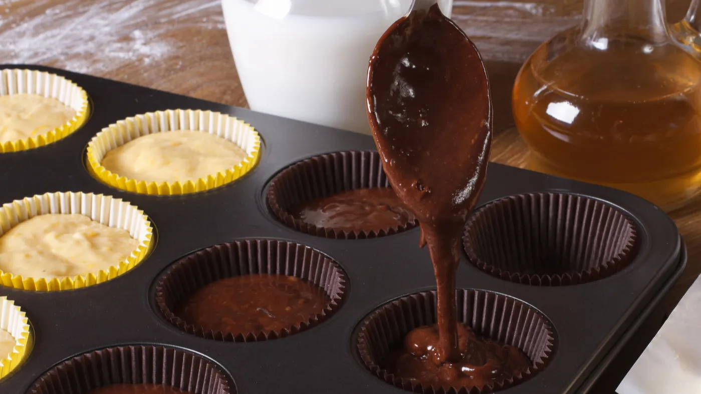 The 9 muffin habits a pastry professional uses that home kitchens often ...