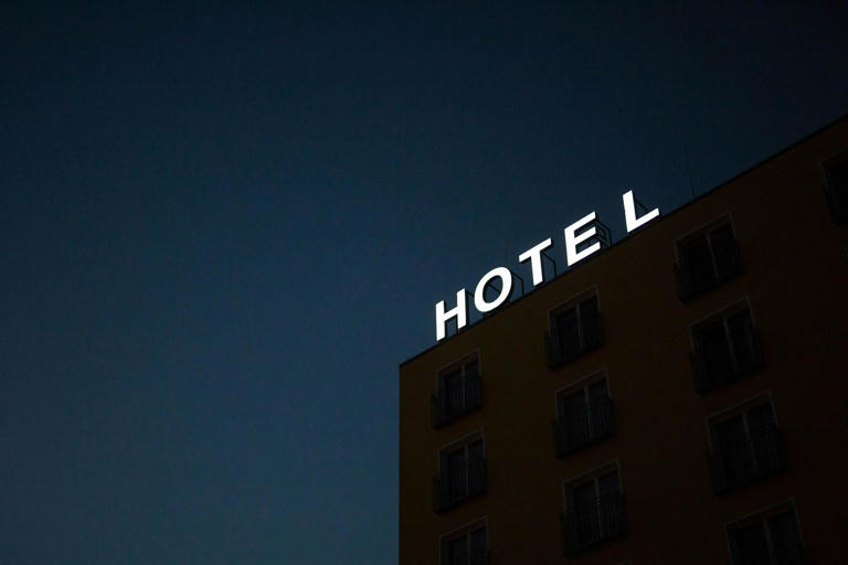 The hotel room checks you must do in the first five minutes