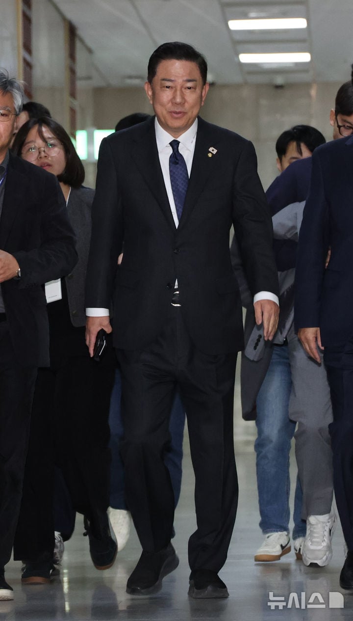 Democratic Party Leader Demands Prosecutors' Discipline