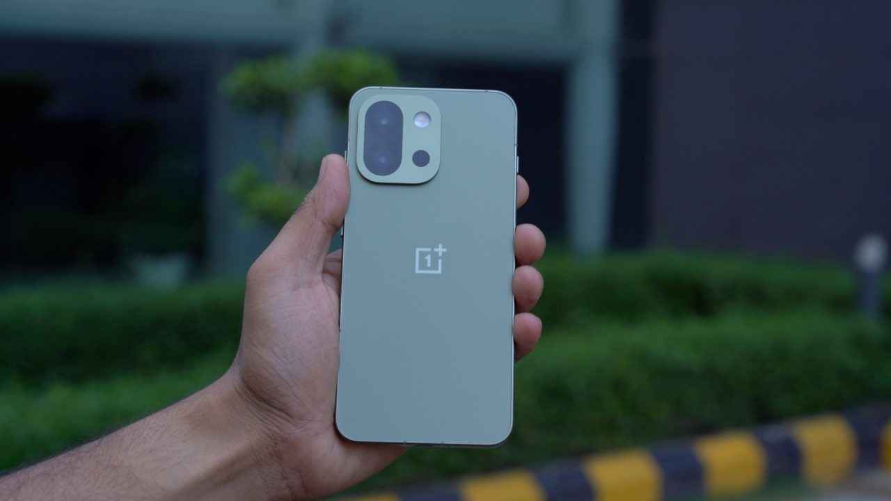 OnePlus 15s design, specifications, colour options, specs and all other ...