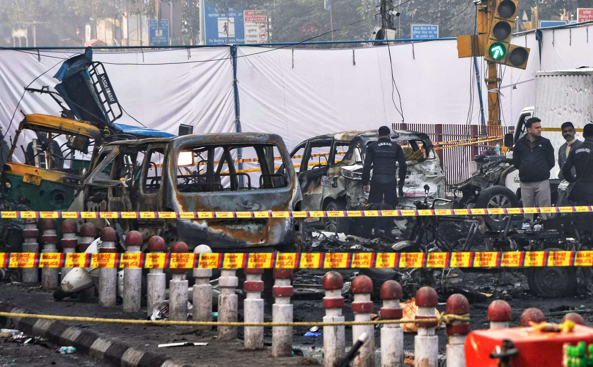 Delhi: Bomb scare calls pour in after Red Fort blast; all false alarms