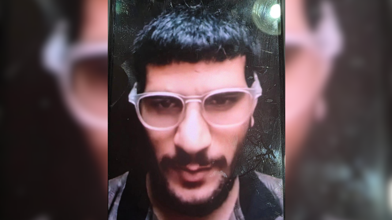 Pulwama Doctor-Turned-Terror Suspect? Family of Red Fort Blast Accused ...