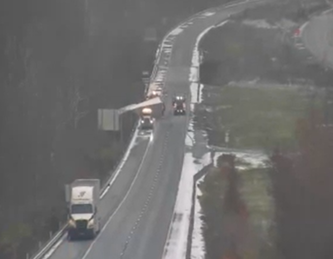 Large section of I-80 closed in Centre County after early-morning crash