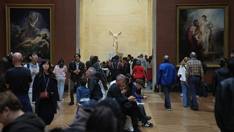 Το ιντερνετ έδωσε...ρέστα για τη ληστεία του Λούβρου - Όλες οι θεωρίες ...