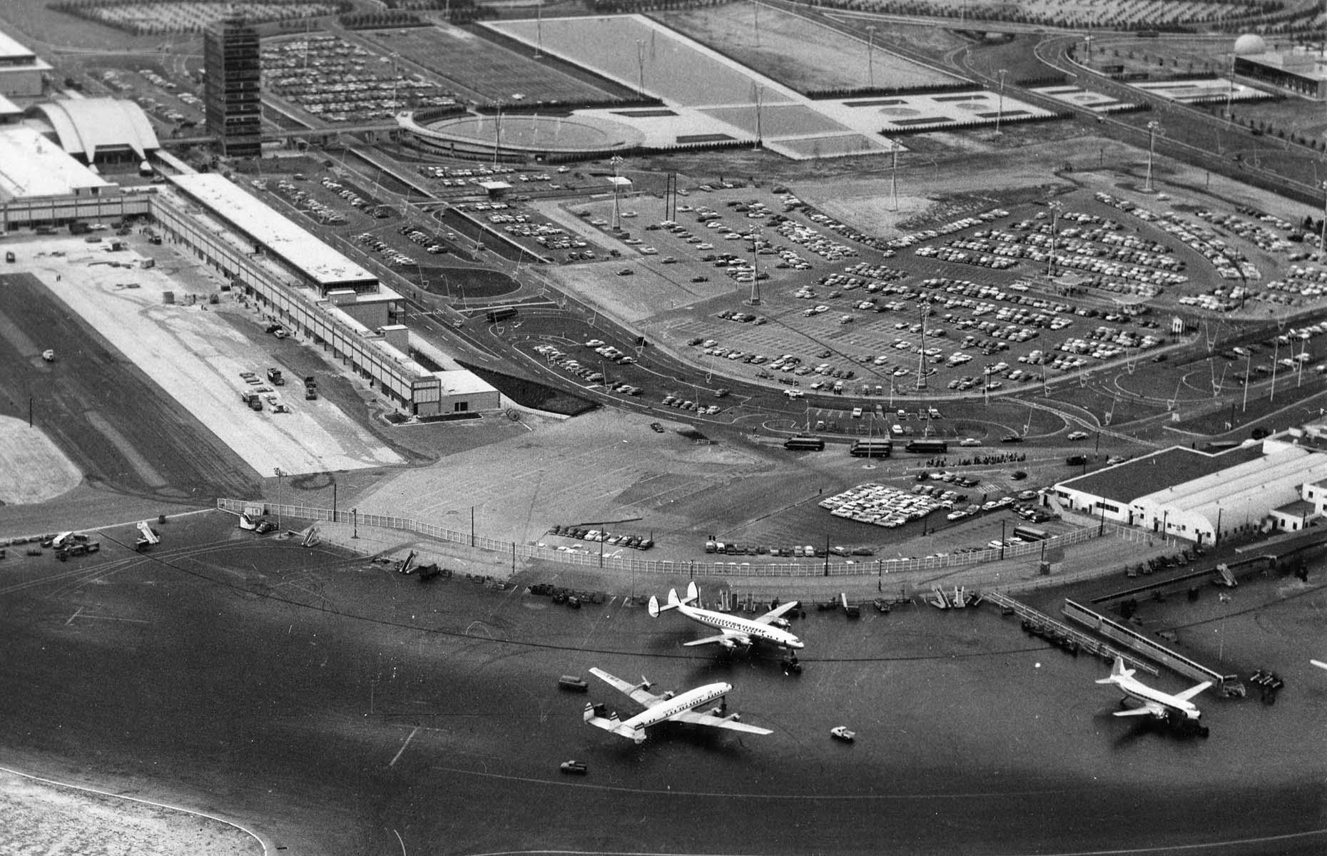 Fascinating historic images of North America's transport hubs