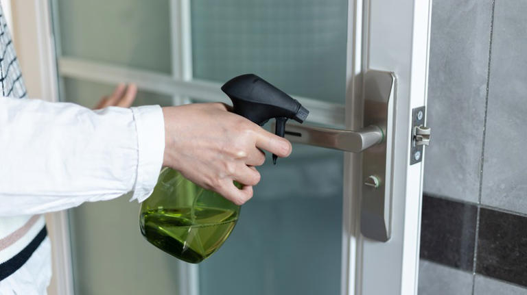 People Are Spraying Their Door Handles With Rubbing Alcohol, & They're ...