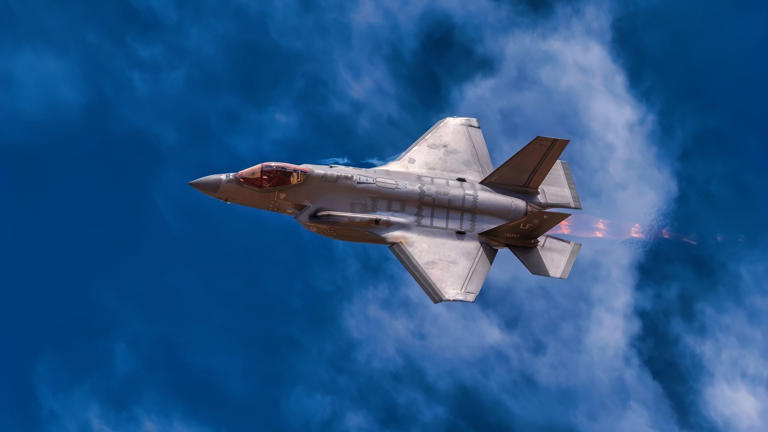 The F-55 'Ferrari' stealth fighter is a terrifying idea. Here's why