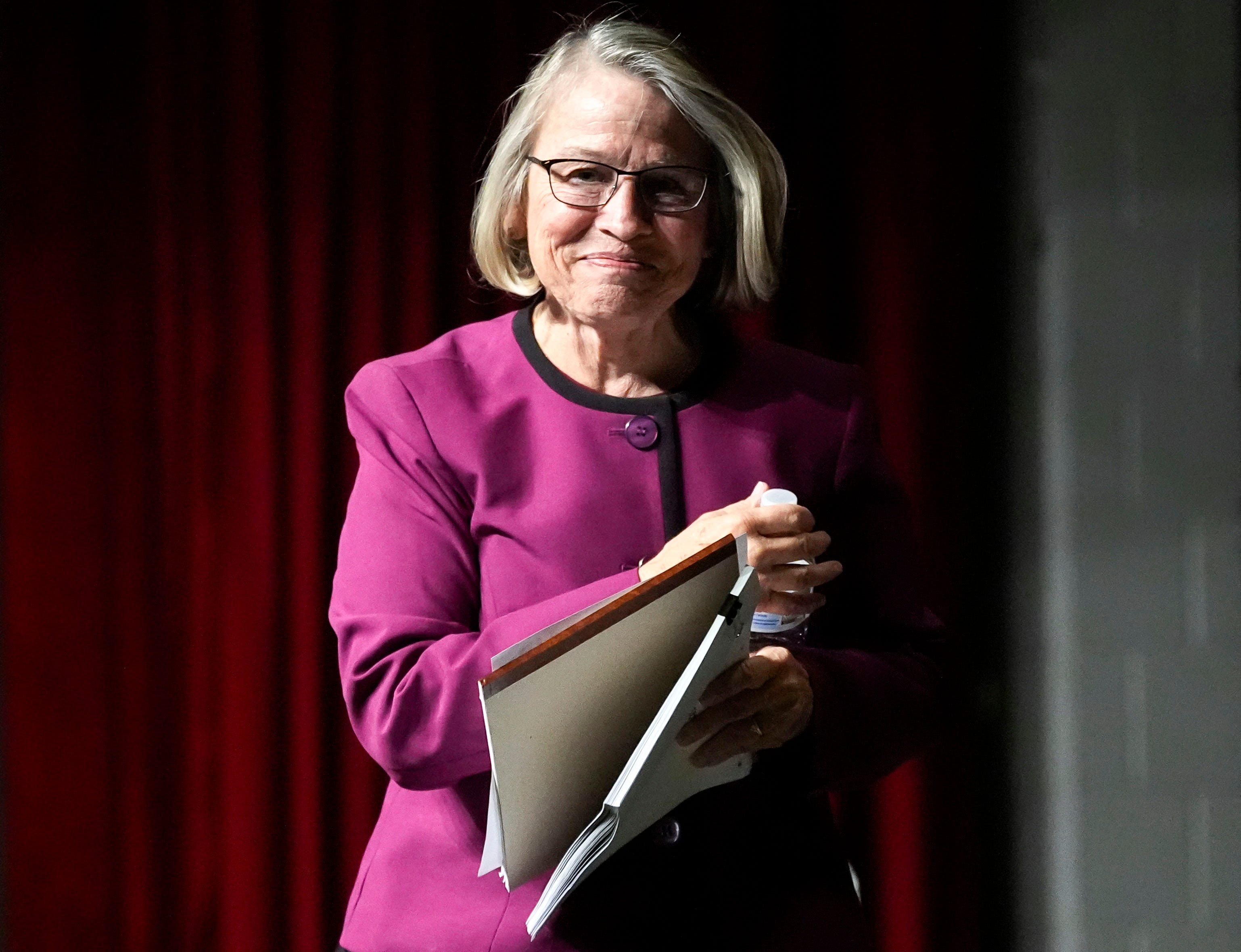 Iowa family calls to halt Hills man's deportation at Mariannette Miller ...