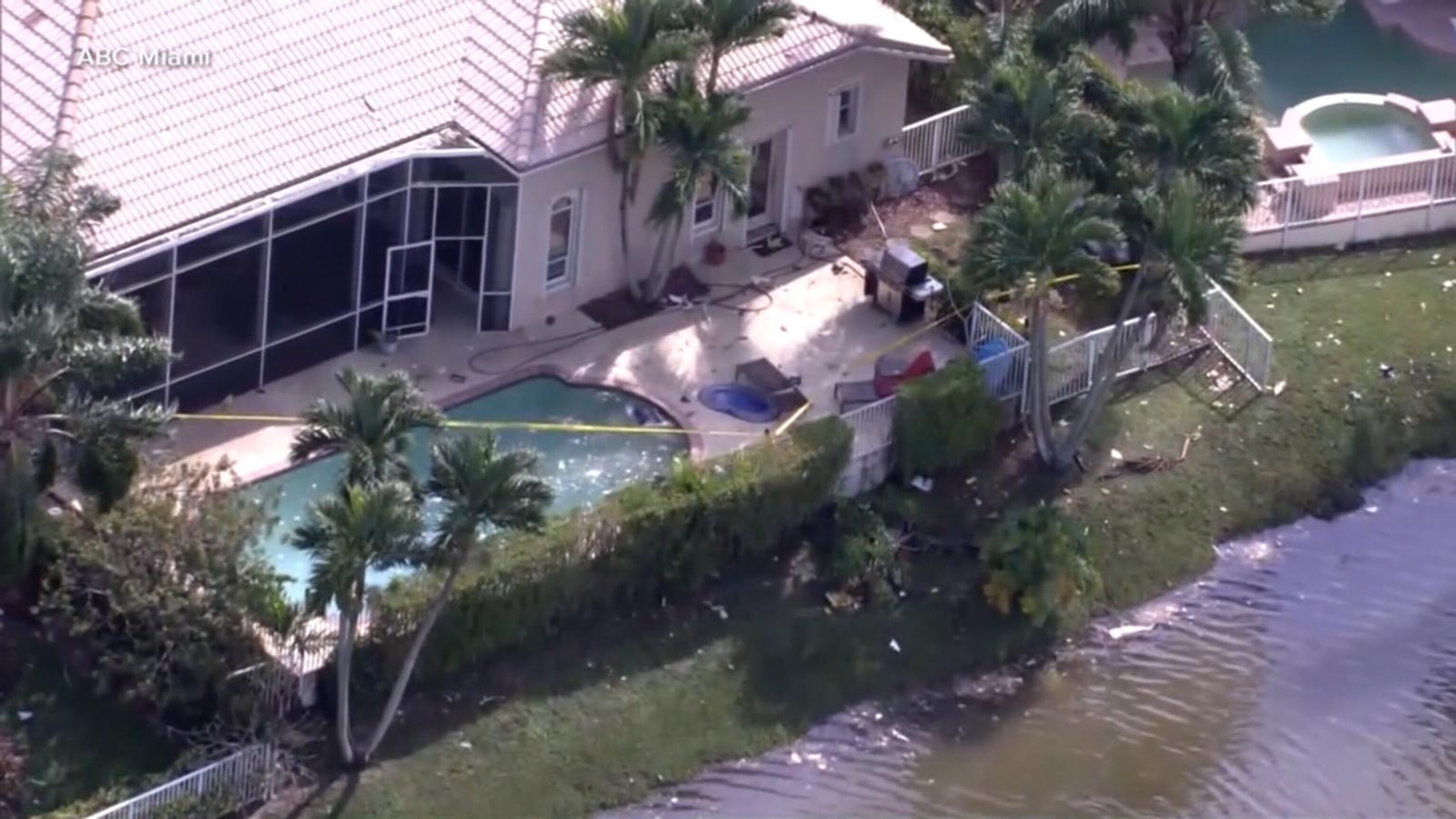 Eyewitnesses speak out after small plane crash in Florida neighborhood