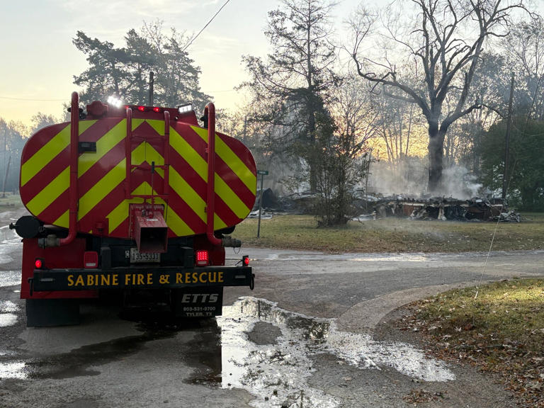 Fire destroys Kilgore home, explosion sound reported