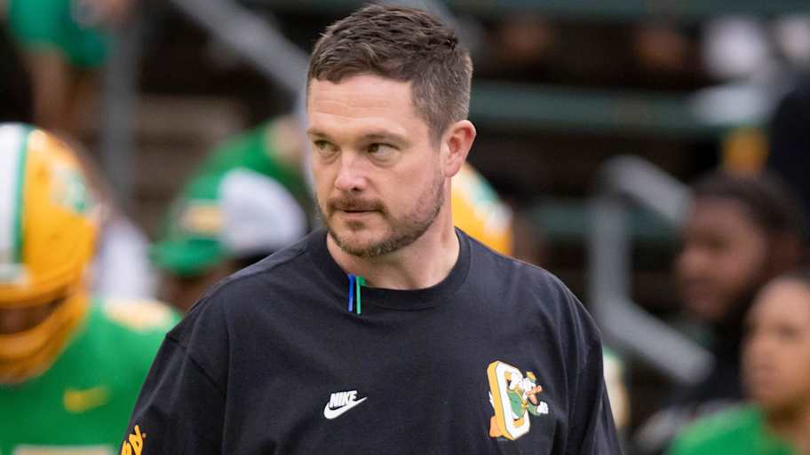 Dan Lanning Avoids Updates For Injured Oregon Ducks