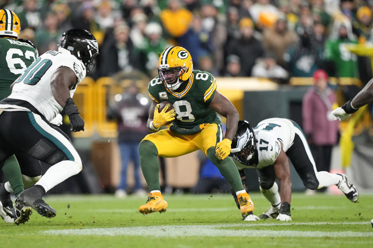 Josh Jacobs expresses frustration with critical play-call in loss to Eagles