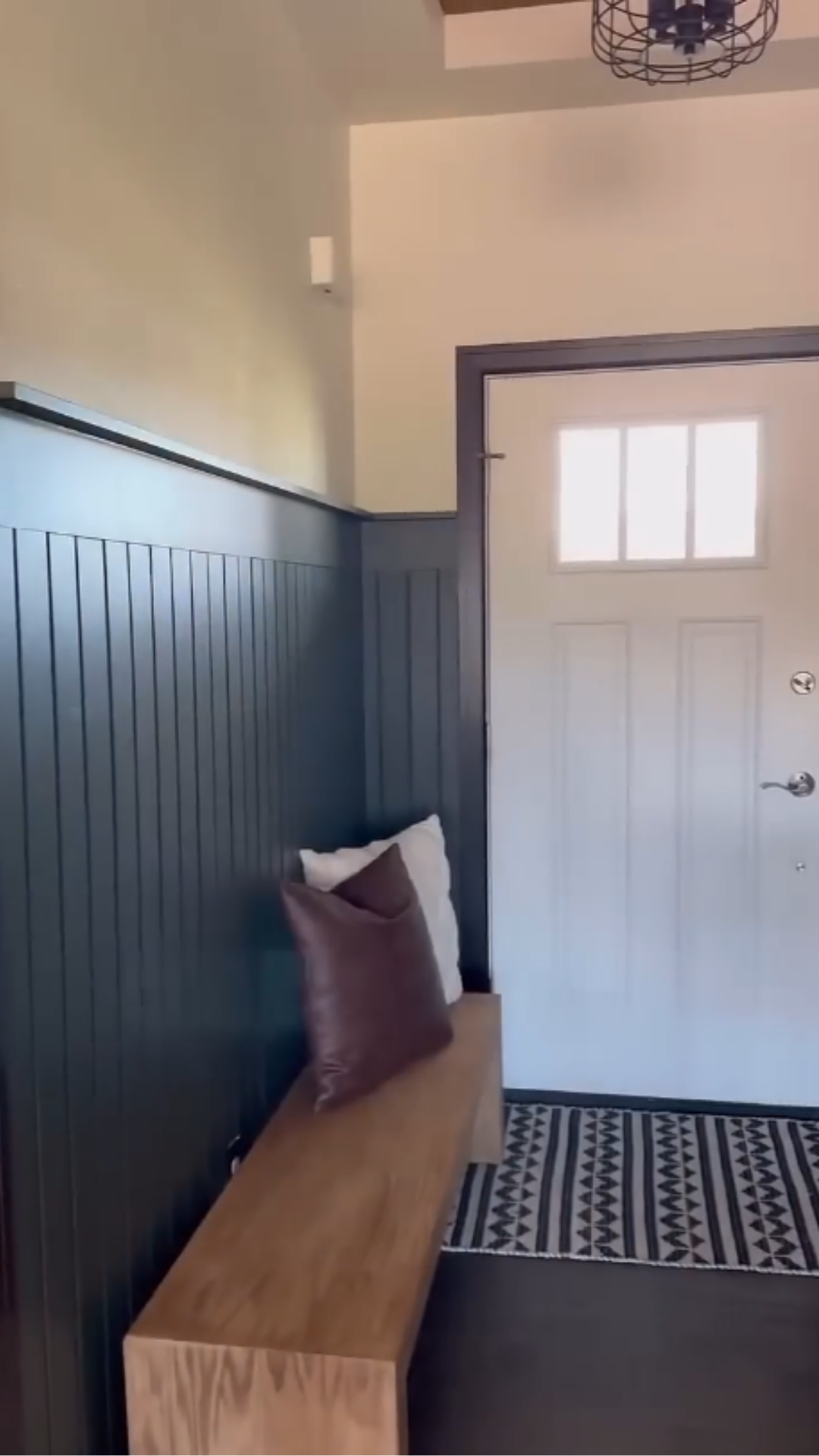 Sturdy Plywood and 2x4s Entryway Bench Build Guide