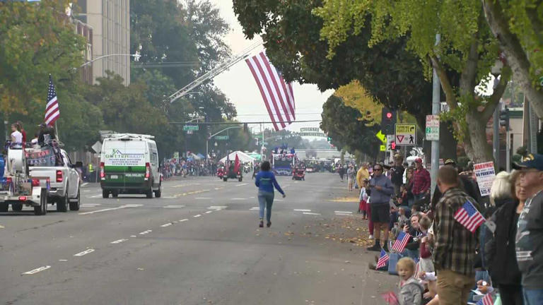 Thousands line up for Modesto Veterans Day parade