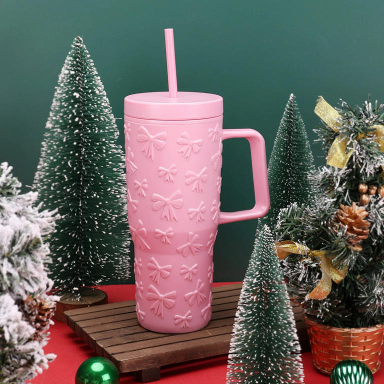 These Festive Walmart Tumblers Are Flying Off Shelves—and They’re Less ...