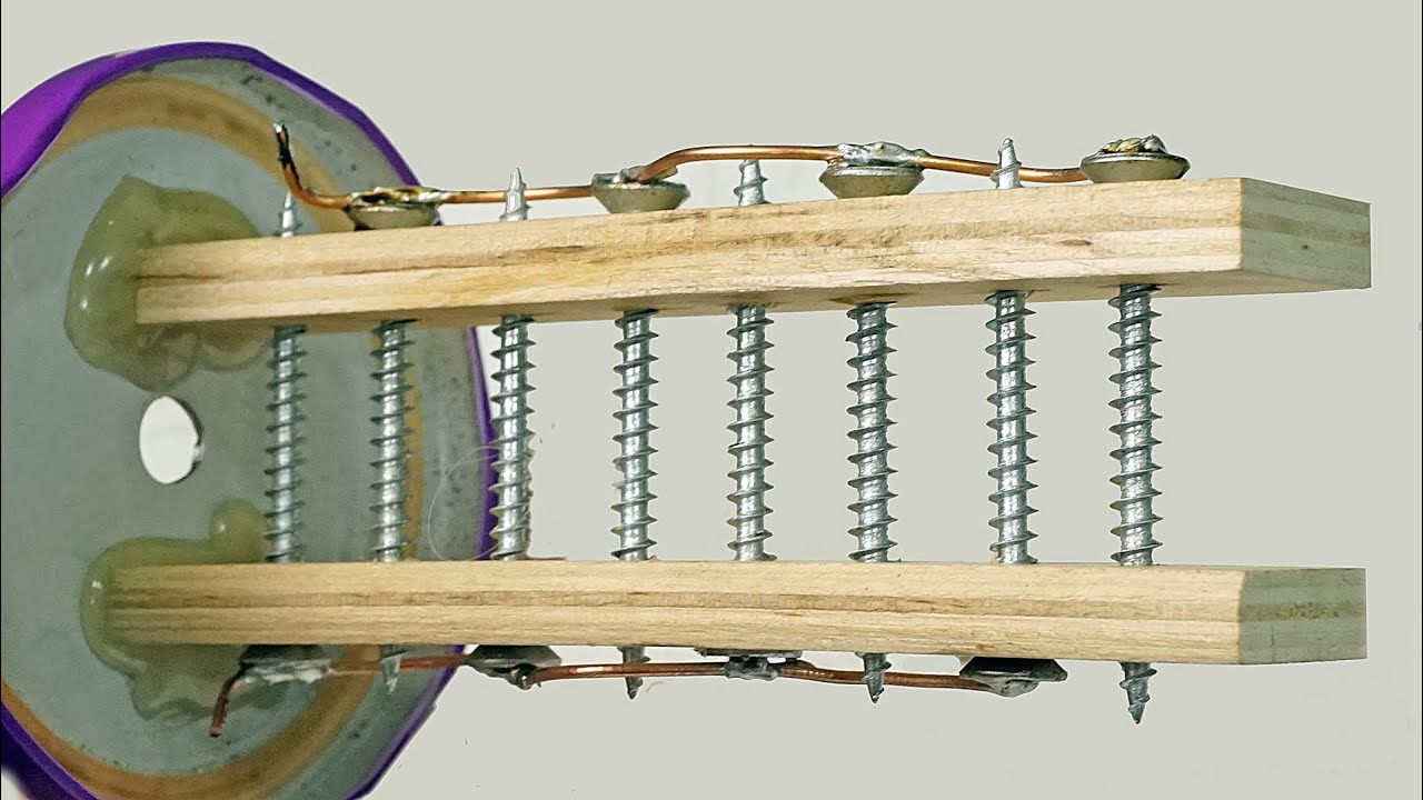 Water into Hydrogen - How to make a Simple Hydrogen Generator - hho