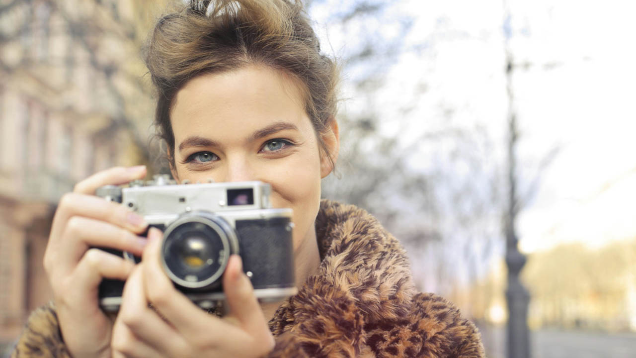 The 6 Most Magnetic Zodiac Signs and How They Draw People In