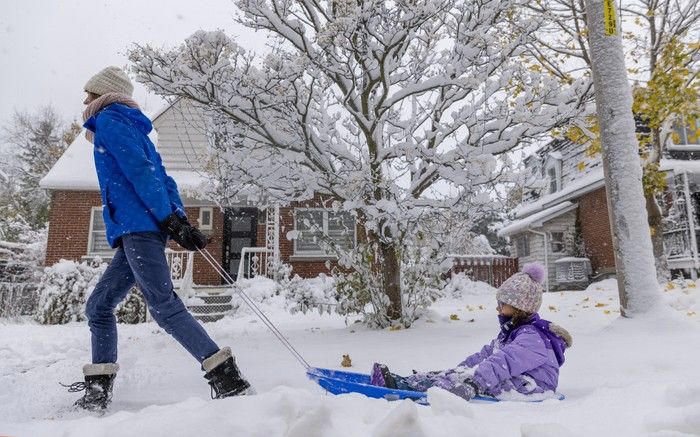 In photos: Montreal's first snowstorm of the season
