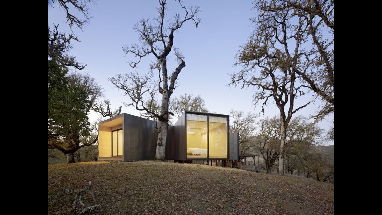 A special private retreat built around old oak trees