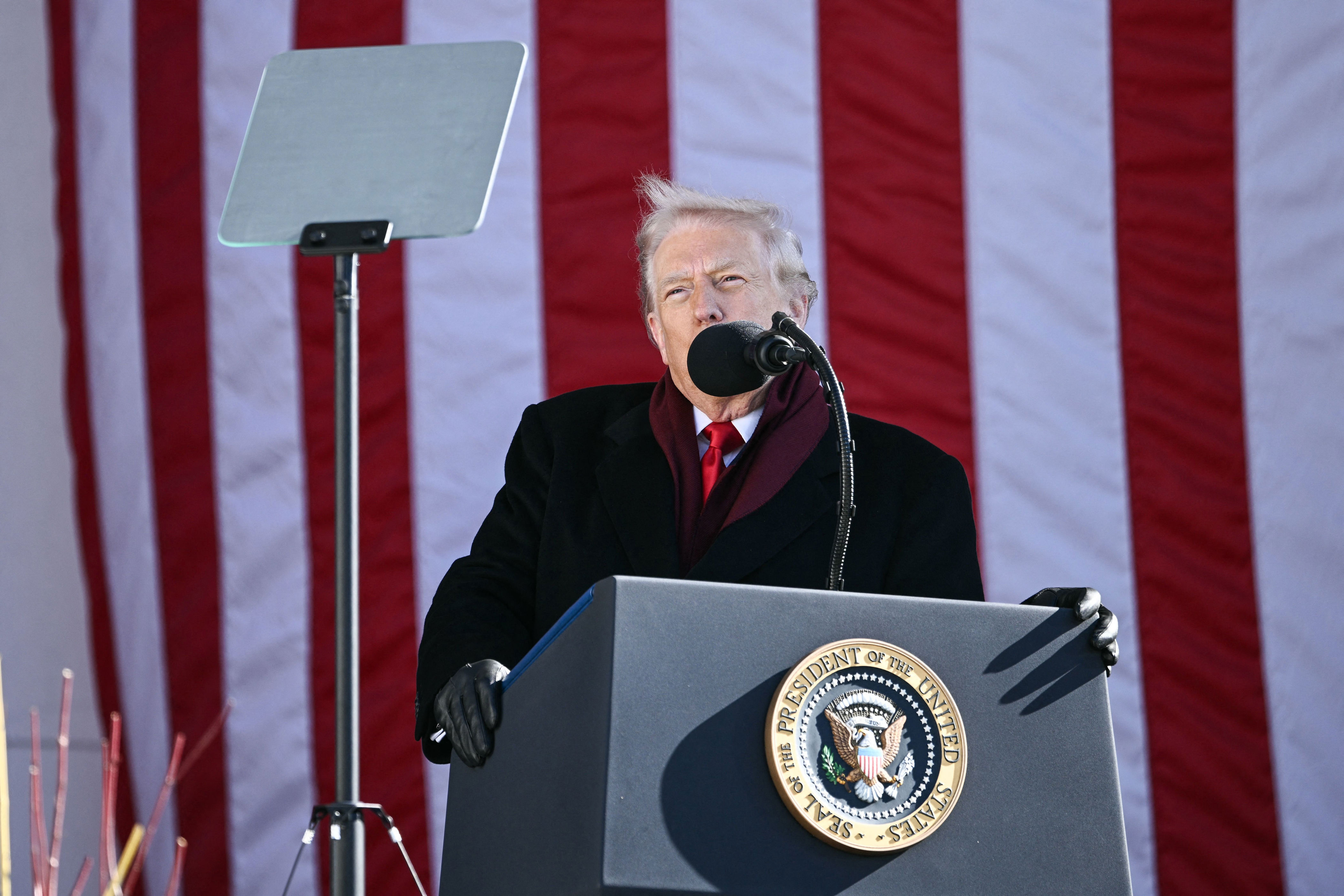 Trump slams "politically correct" politics in Veterans Day speech