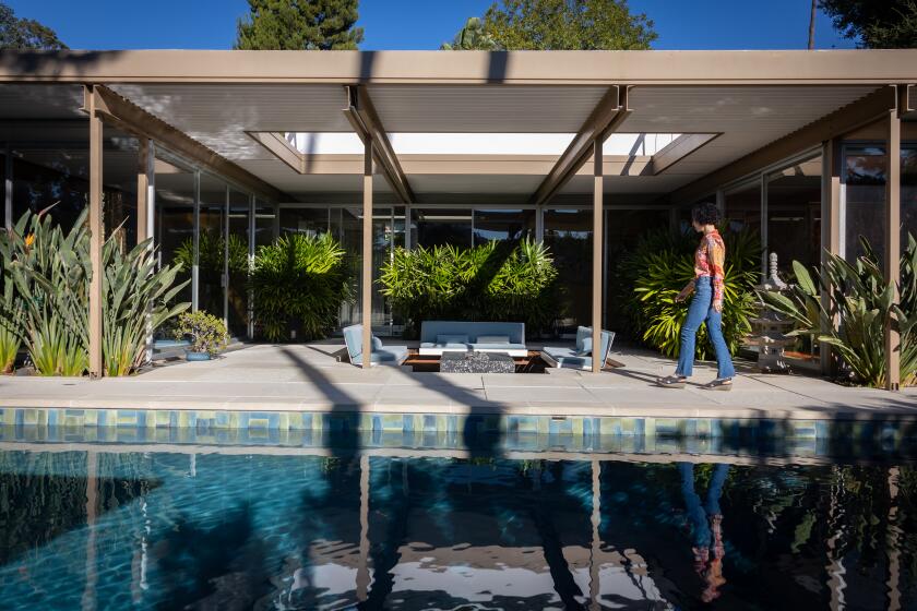 In L.A., a historic all-aluminum home by Raphael Soriano gets a soulful ...