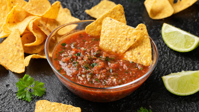 Why Restaurant Salsa Is Always Better Than What You Make At Home