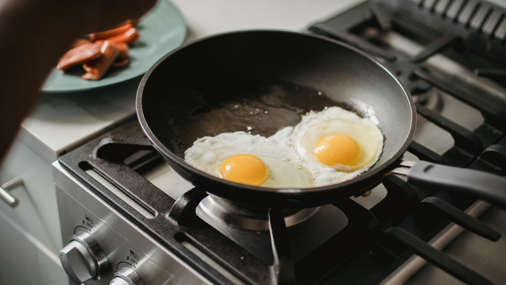 Microwave Or Frying Pan? Ranking Every Way To Make An Egg