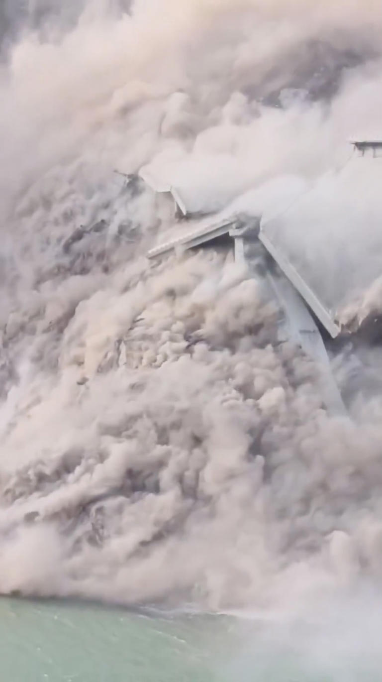 Crazy footage shows China’s Hongqi bridge collapsing months after opening