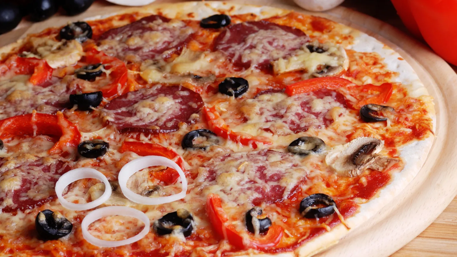 Where a Chicago pizza pro goes for the city’s best slices