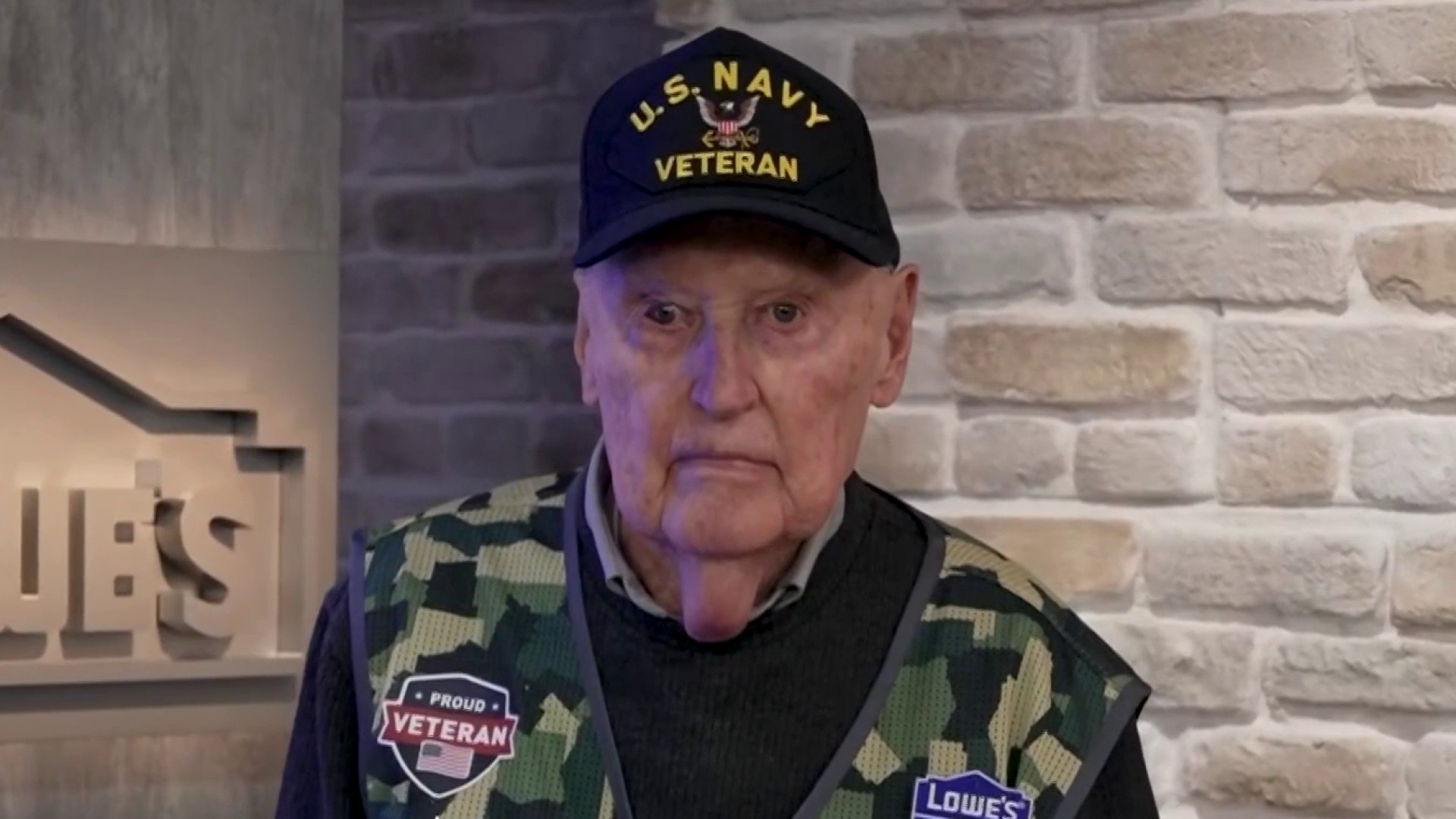 98-year-old WWII veteran stays active by working at Lowe's during ...
