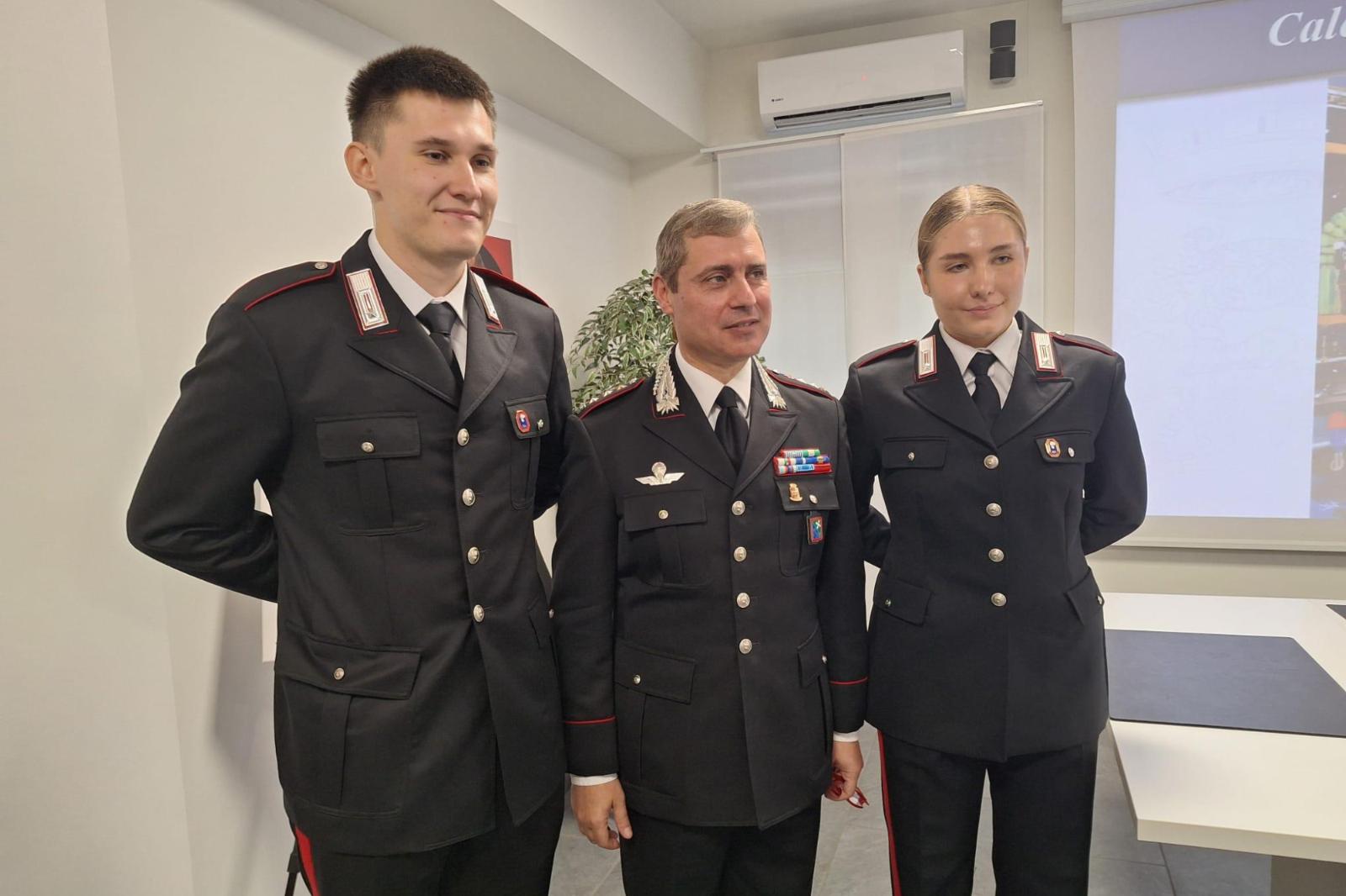 Stefano e Stefania Sandu, fratello e sorella romeni arruolati nei ...