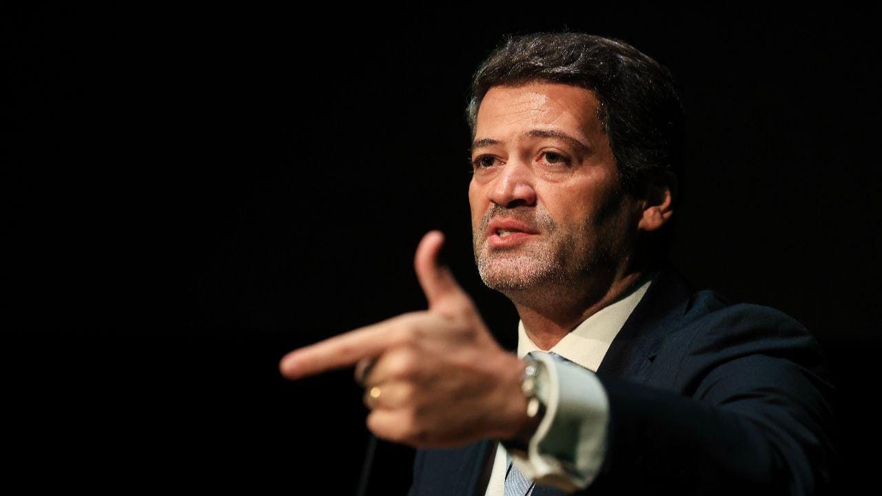 Chega quer reforma aos 40 anos de descontos e teto de 4.500 euros nas ...