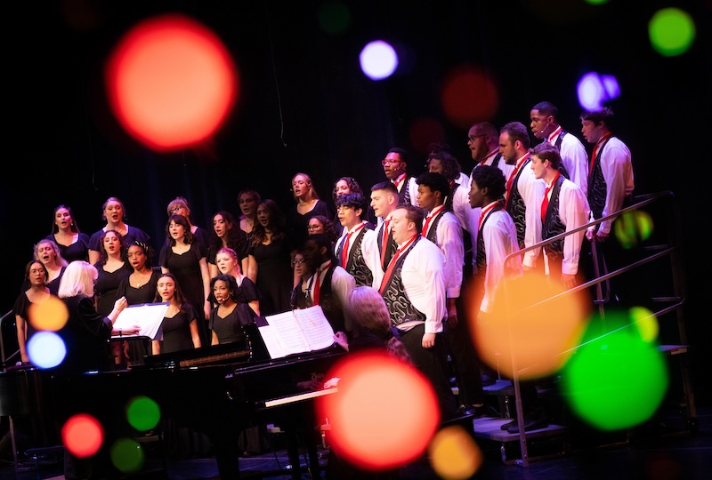SF Fine Arts presents "Songs of the Season" to kickstart the holiday spirit