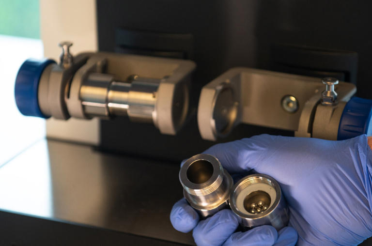 Hidden catalysis: Abrasion transforms common chemistry equipment into ...