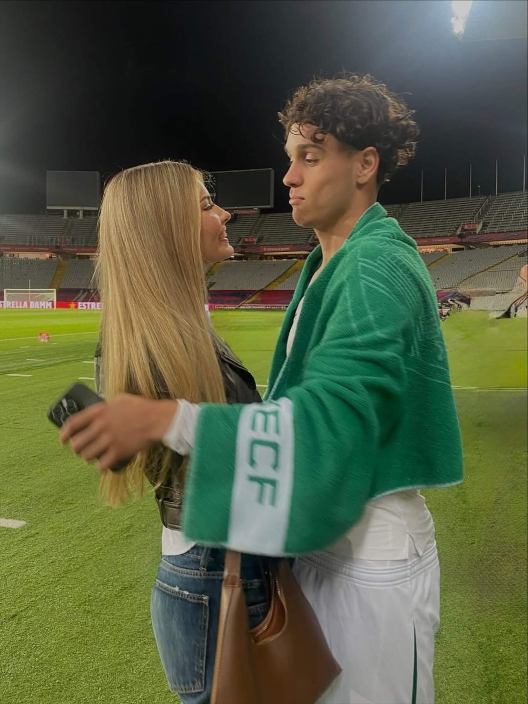 Héctor Fort y su pareja protagonizan la cita del mes: acuario, dibujos ...