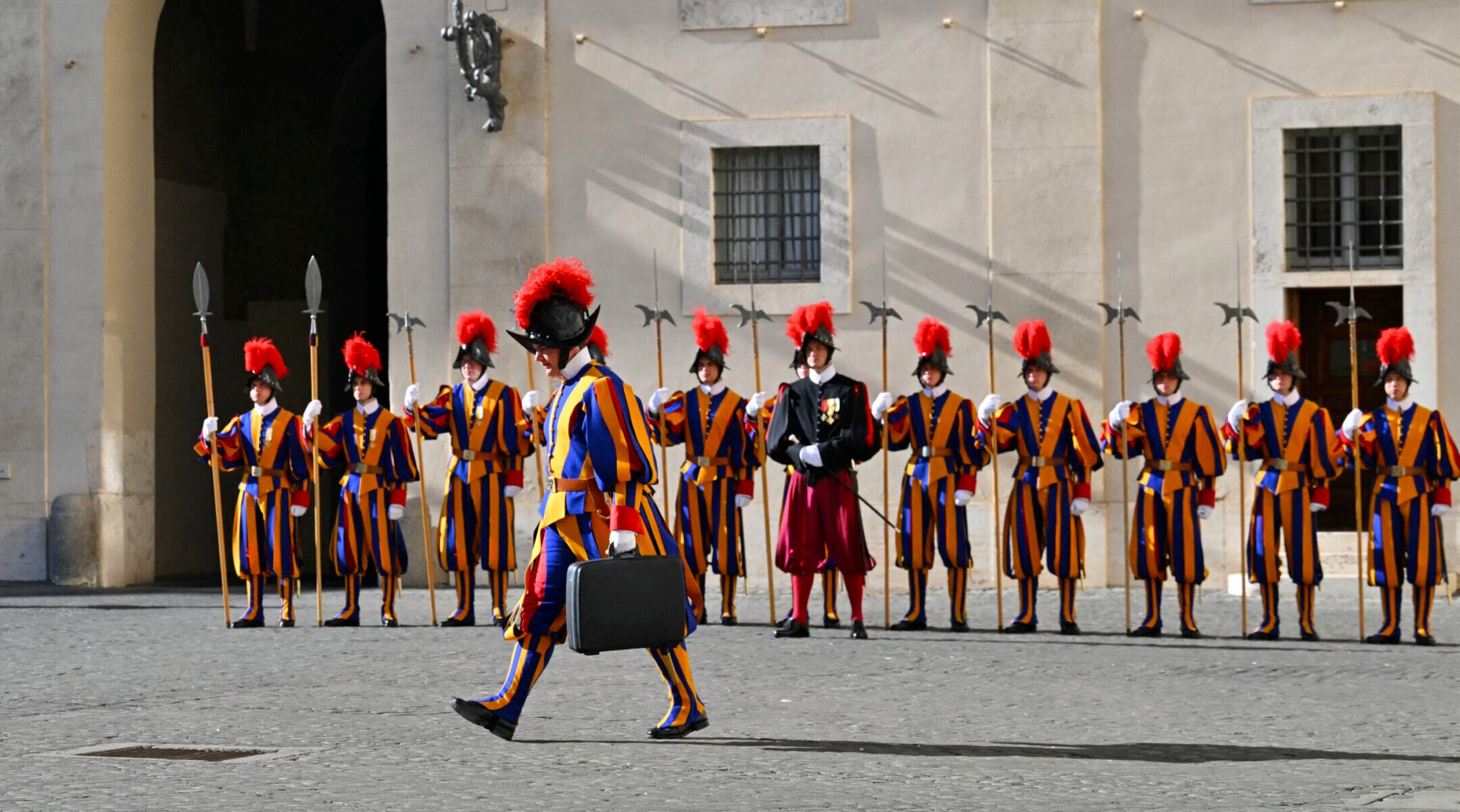 Vatican investigates Swiss Guard for alleged spitting gesture at Jewish ...