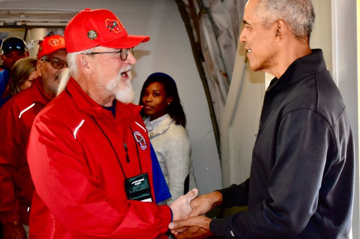President Obama surprises veterans in D.C. with heartfelt thank you
