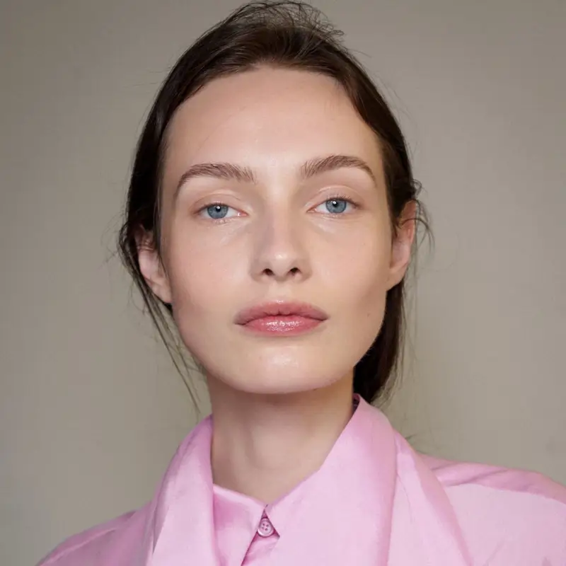 El producto de maquillaje perfecto para conseguir el efecto labios mordidos