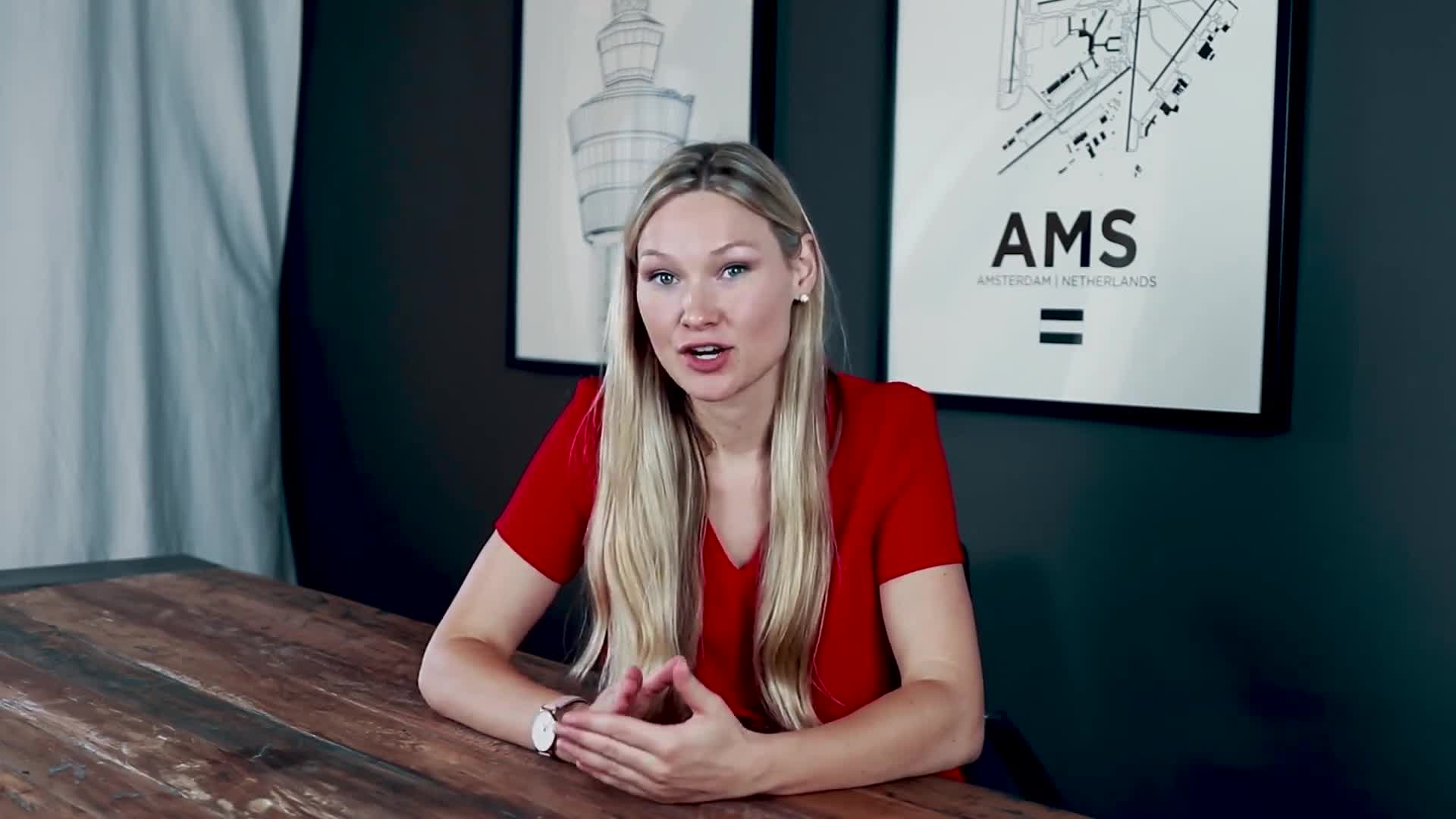 How pilots taxi their planes to the runway ️