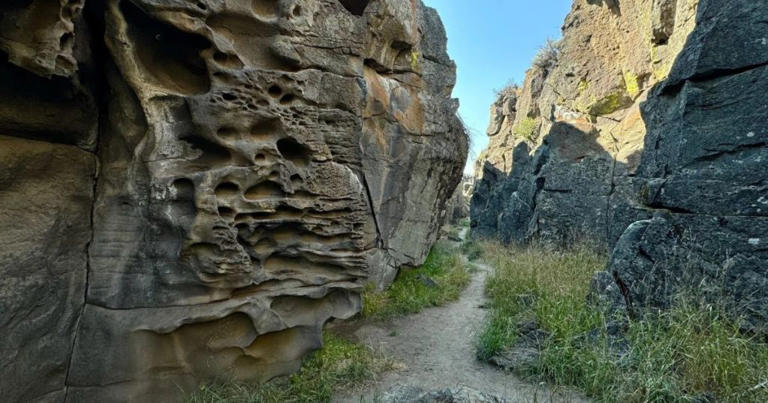Only the Brave Attempt This Claustrophobic Hike in Oregon