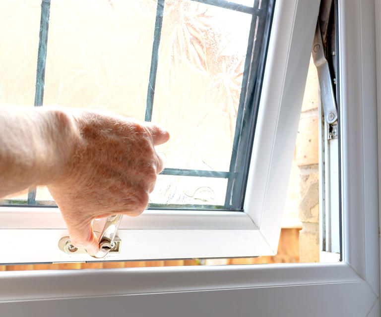 Stop ceiling condensation happening