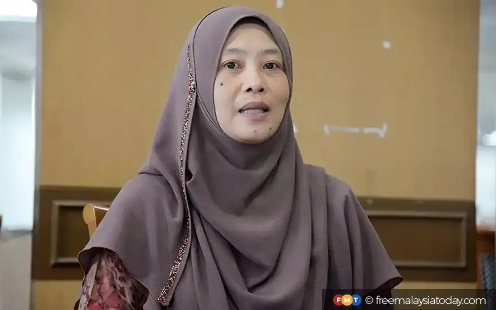 Amri Che Mat’s wife seeks to block govt’s stay application