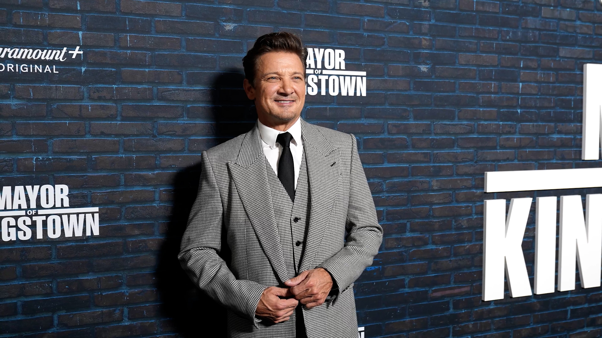 Jeremy Renner bricht sein Schweigen zu den Anschuldigungen seines Ex ...