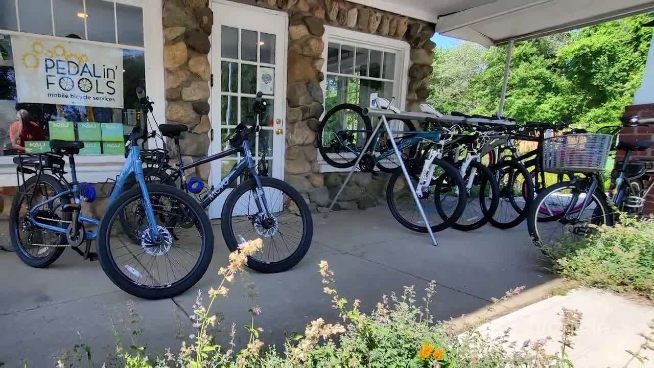 NH Chronicle: Pedalin' Fools in Amesbury, Mass.