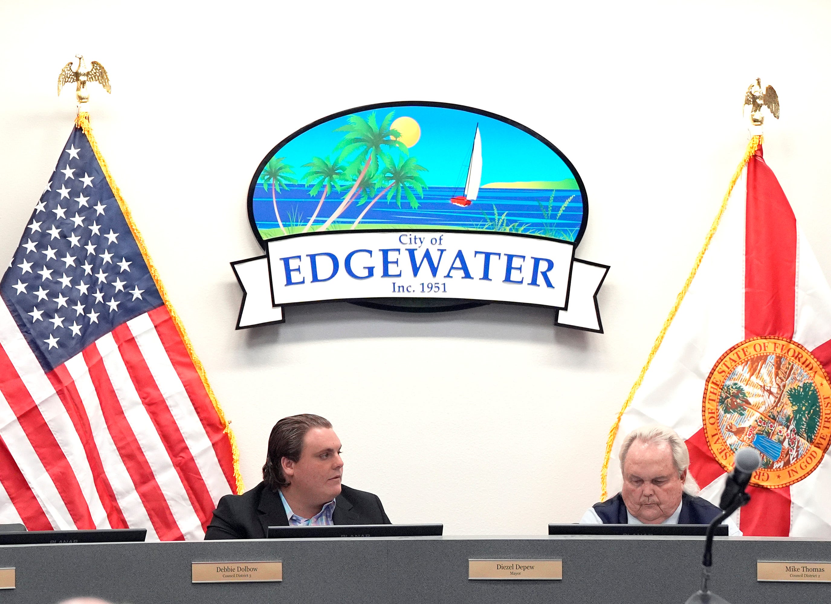 Former Edgewater resident questions councilman's Deering Park votes