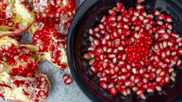 The right way to eat pomegranate: 7 mistakes to avoid for better taste ...