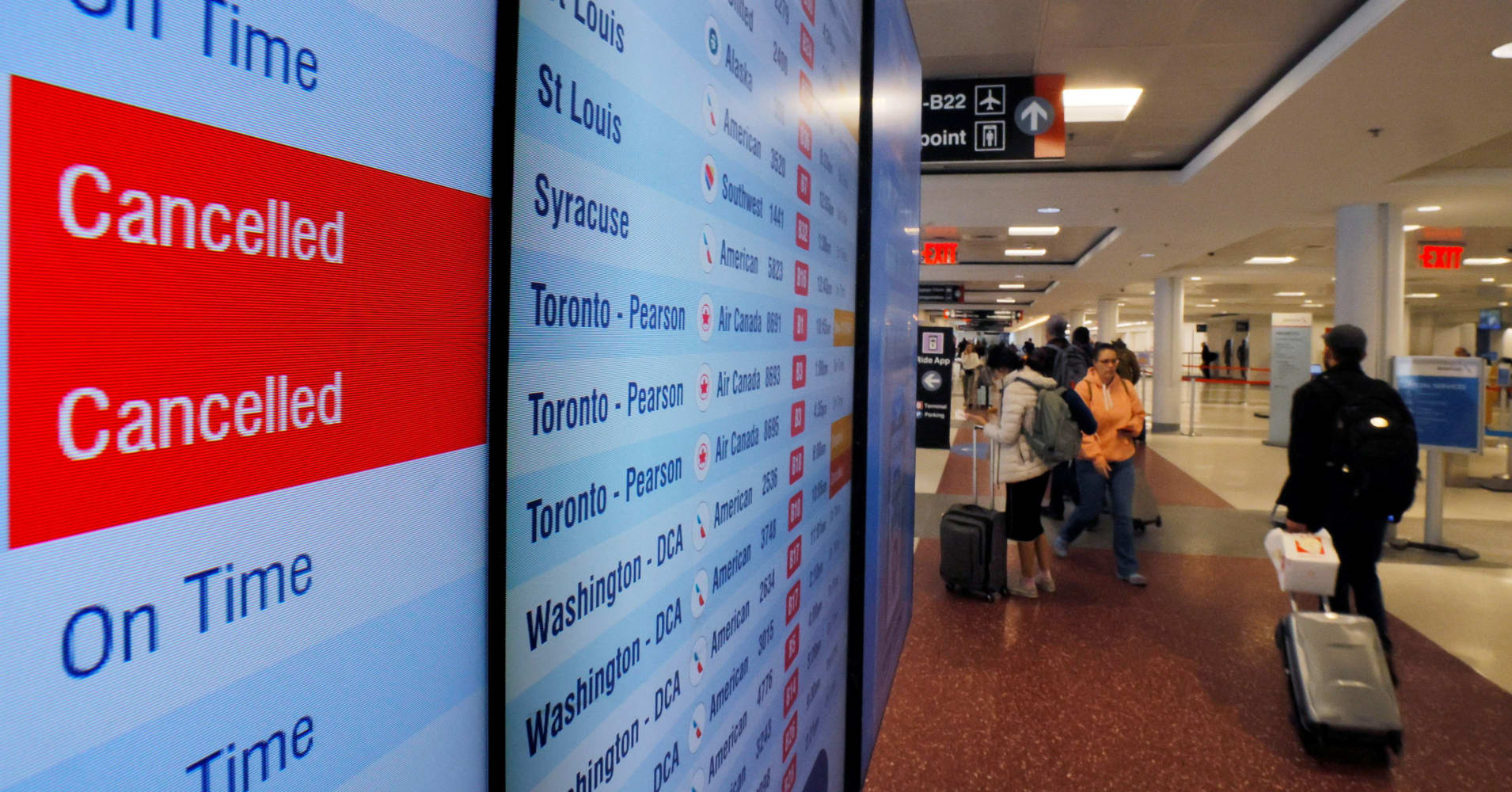 Airlines warn flight cancellations will continue even after shutdown ends